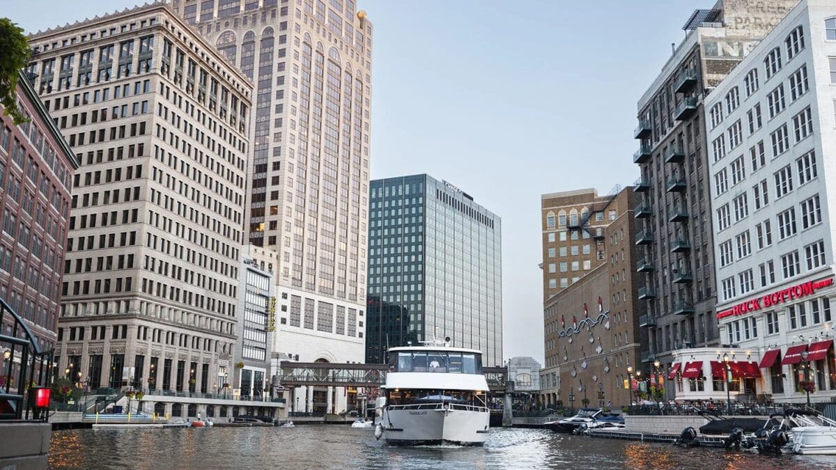 Walking Tours - Historic Milwaukee, Inc.